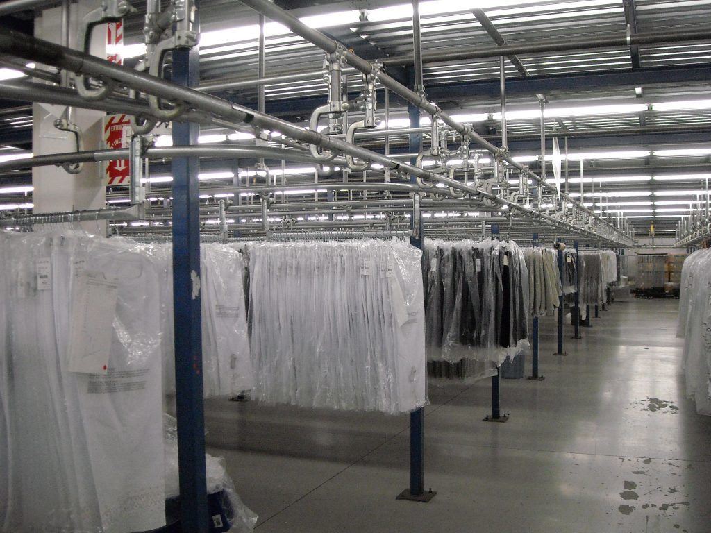 Garment Racking Systems - Static Racking | Planiform Conveyors