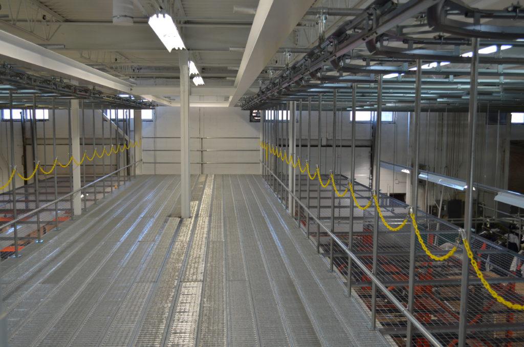Cost-effective Garment Rails | Planiform Conveyors